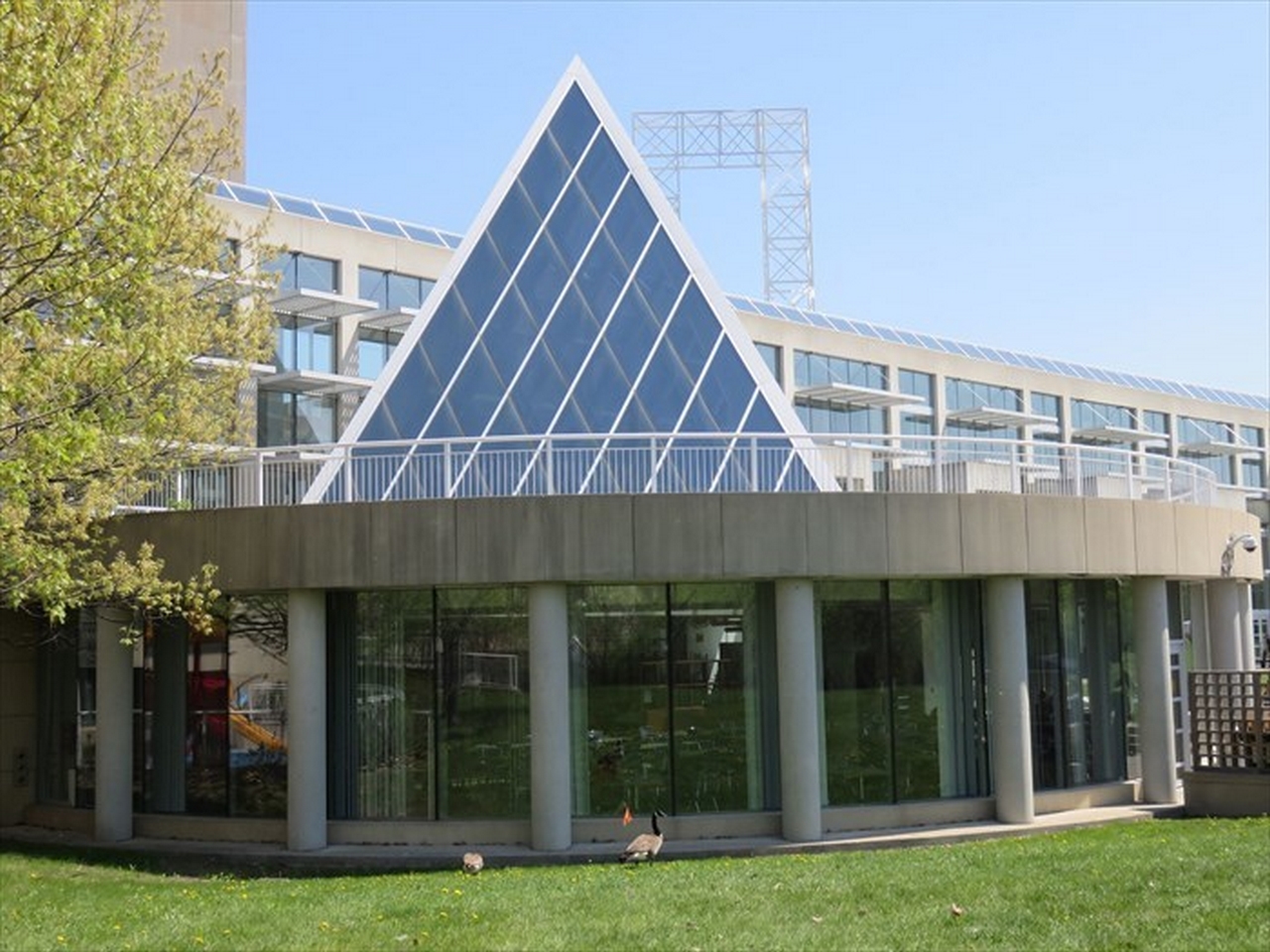 John G. Diefenbaker Building 03 – Guy Boulianne : auteur, éditeur et ...