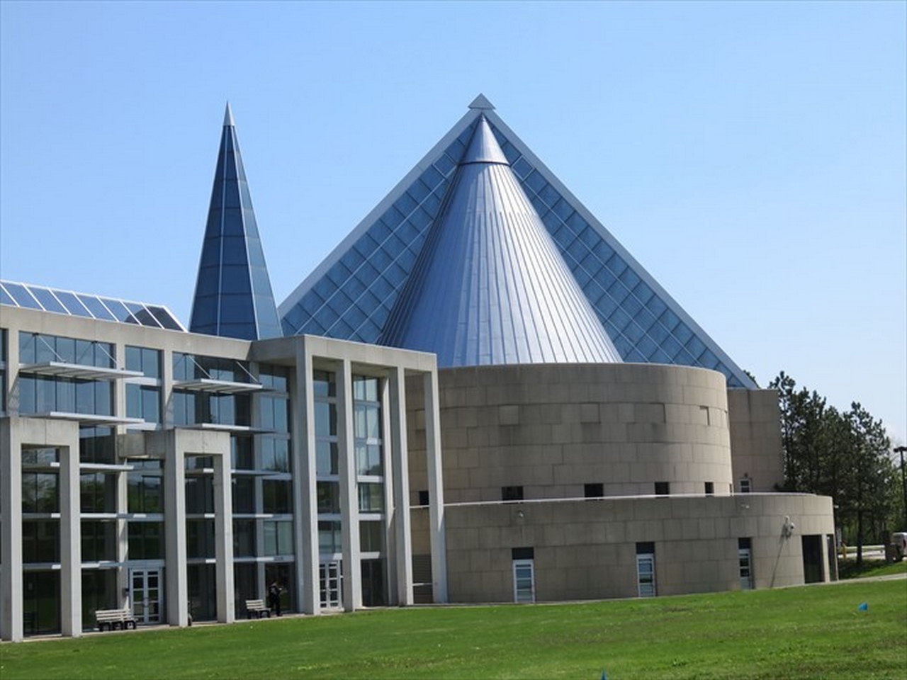 John G. Diefenbaker Building 04 – Guy Boulianne : auteur, éditeur et ...